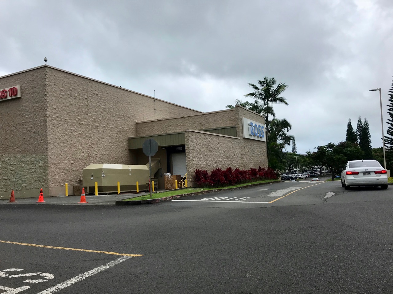 Ross Windward Mall…Almost – Pulpconnection